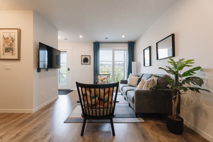 Near Banff |Central Ac| Pond View |Rooftop Balc - Canada