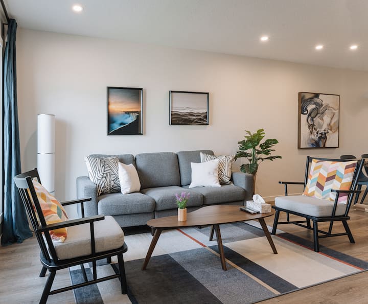 Near Banff |Central Ac| Pond View |Rooftop Balc - Calgary