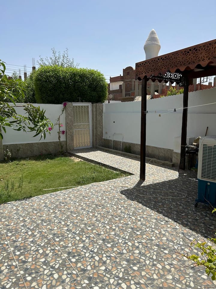 The House Of Love - Lúxor