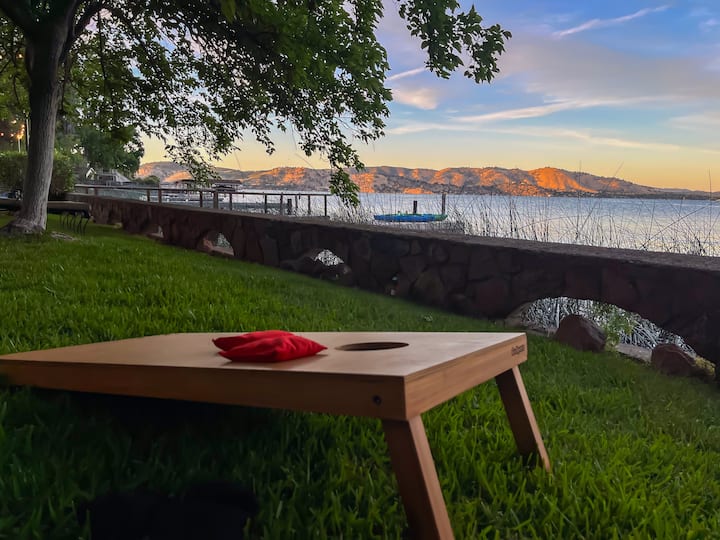 Cherry Haus | Lakefront • Spa • Dock • Dogs - Clearlake, CA