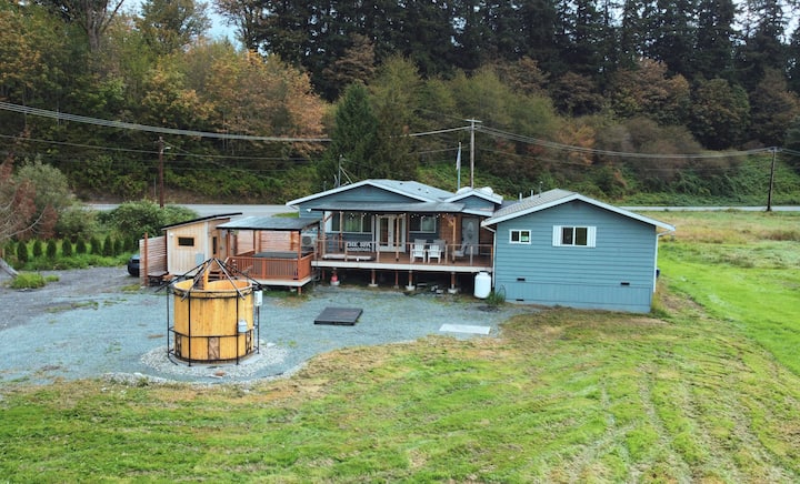 Entire Spa Retreat | Main Unit + Guest Suite - Washington