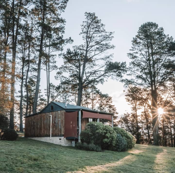 Seclusions - Log Cabin - Lithgow