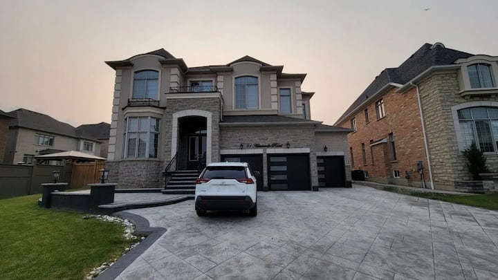 The Vistana 2bedroom Apartment In Brampton - Brampton