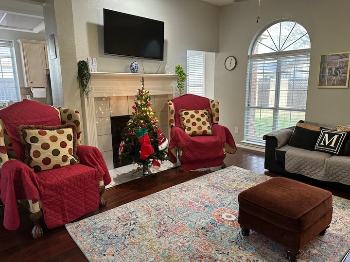 Momo 3bd/2ba House With Backyard In Frisco Center - Frisco, TX
