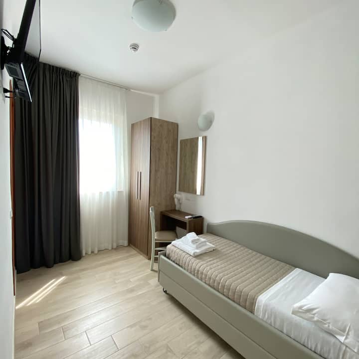 Bed&book Camera Singola/single Room+breakfast - Rimini