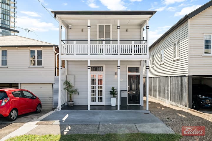 Terrace Home Premium Brisbane City Location! - Brisbane
