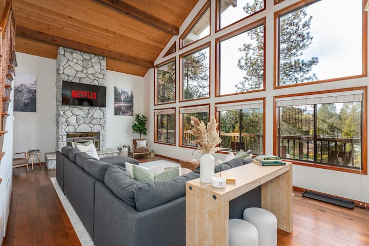 Luxury 5 Kings Beds: Game Room-fireplace-ev-views - Yosemite National Park, CA