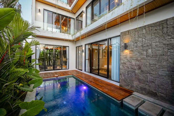 Designer Canggu 3 Level Villa Only 5 Mins To Beach - Bali