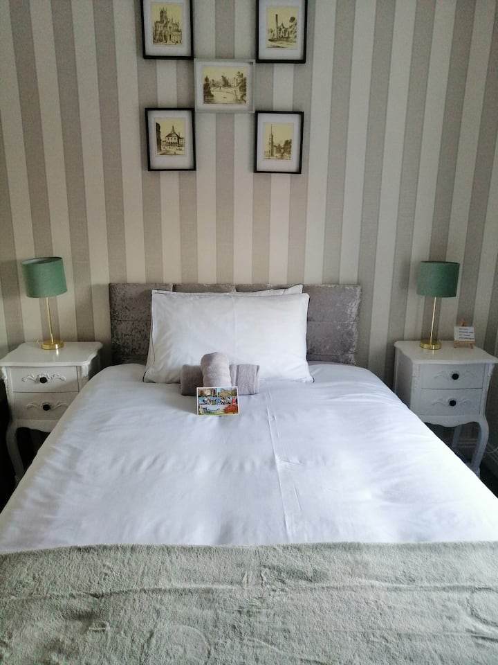 Relaxing Bedroom,
With Bathroom. For 1 Guest. - Kilkenny