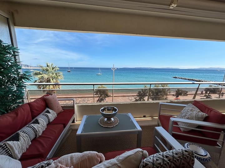 Premium Sea Front Apartment - Le Lavandou