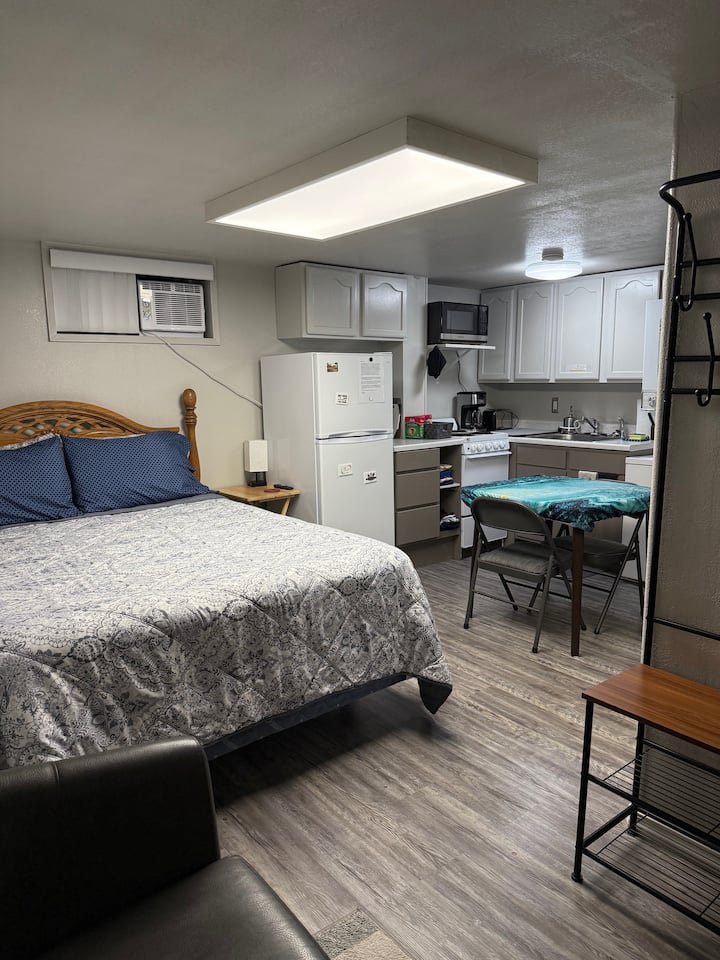 Private Basement Studio Hideaway - Klamath Falls, OR