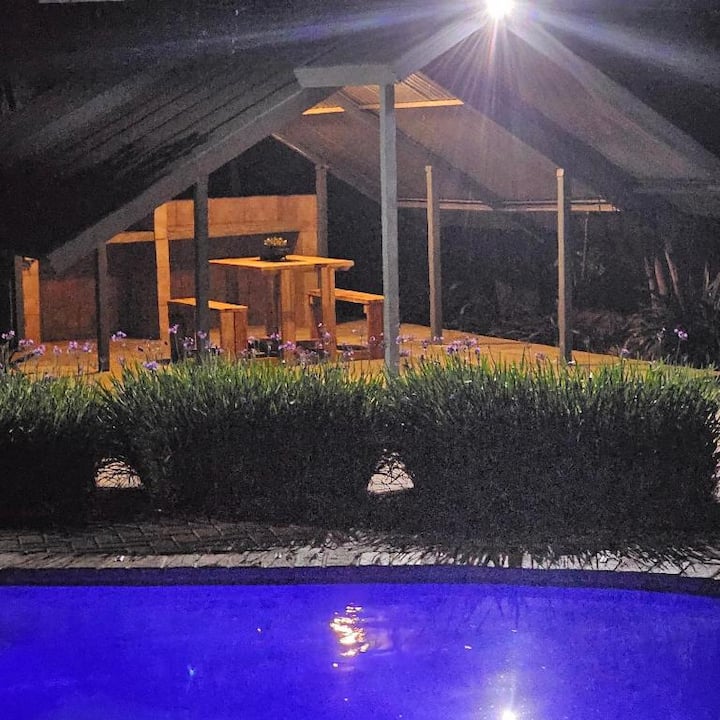 Poolside Family Unit | Fast Wifi | Secure Parking - Polokwane
