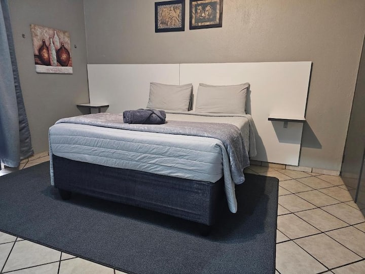 Zuch Accommodation At Pafuri Self Catering - Polokwane