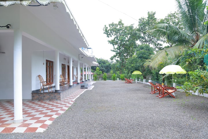Chill Valley Serviced Villa -Full House - Thodupuzha