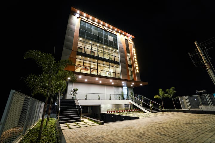 Rc Comforts ! 3 Star Luxury Hotel In Chikmagalur - Hassan