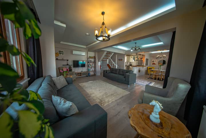 Isıtmalı Havuzlu Göl Manzaralı Müstakil Villa - Sapanca