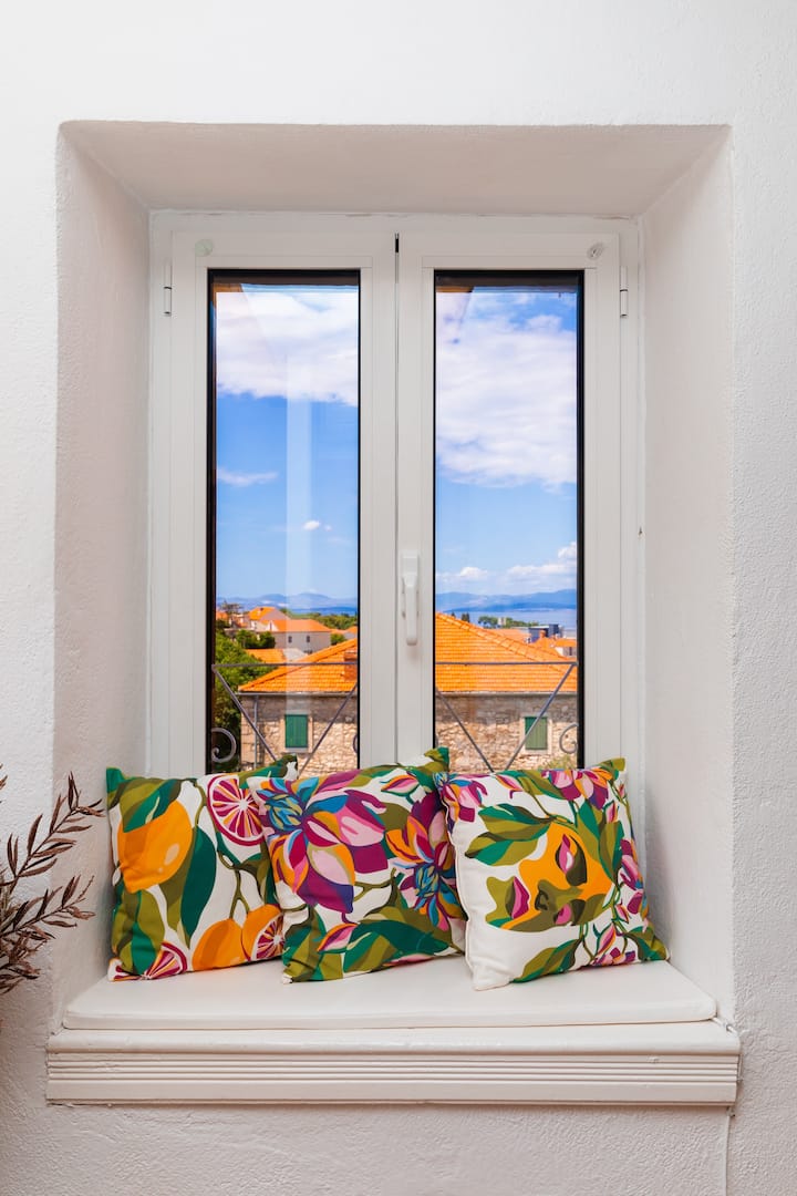 A Spacious Penthouse! - Brač