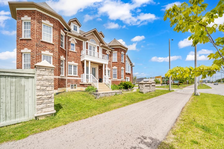 Exhilarating Vibs-minutes From Hwys, Shops & Parks - Ajax