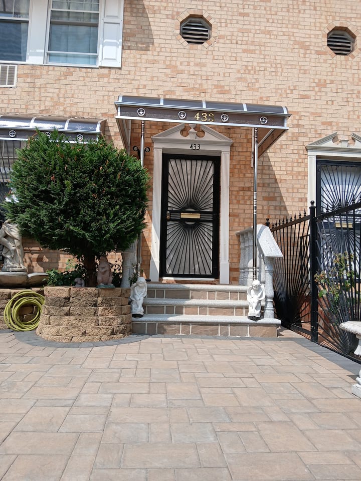 Mott Haven Townhouse - Bronx, NY