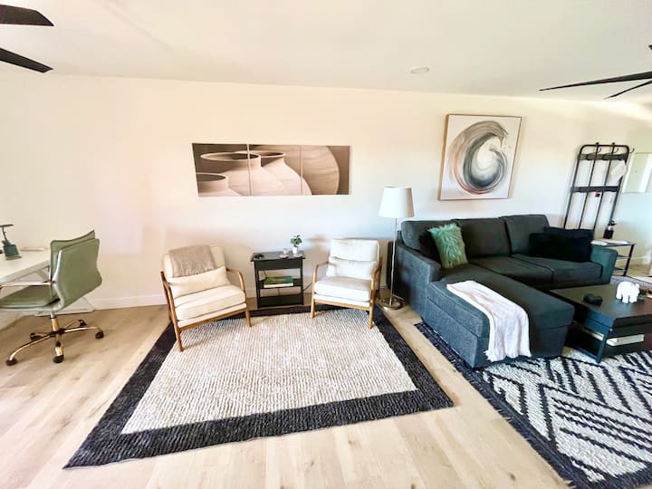 Splendid Top Floor Condo. Spectacular Views! - Phoenix, AZ