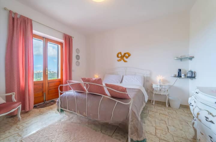 Stanza Privata, Vista Mare Mozzafiato. - La Maddalena