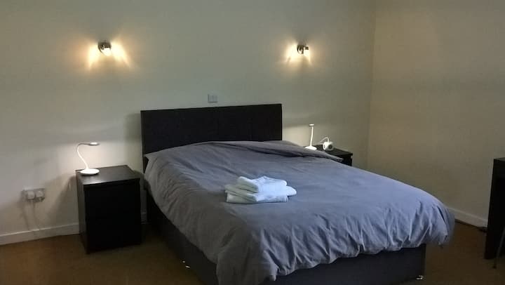 Limerick, Castletroy, Lovely Double Room / Wifi - Limerick