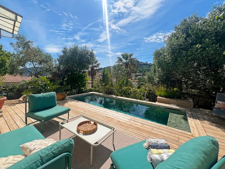 Villa Jeanne .Hyères. Piscine. Vue Mer Et Château - Plage de Hyères
