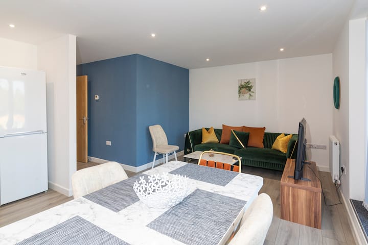 Brand New: The Lincoln Aprt Walk To Jr, Brooks Uni - Oxford