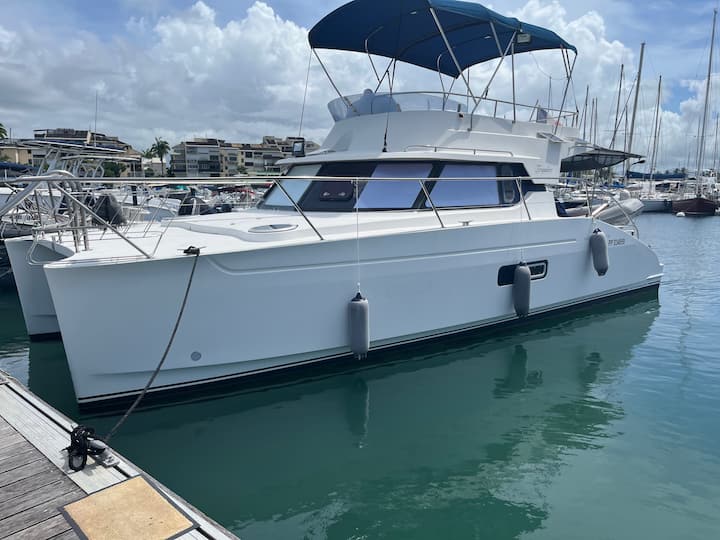 Les Pieds Dans L’eau Sur Un Bateau - Guadeloupe