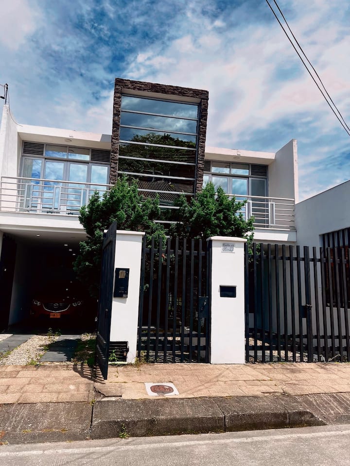 Gran Casa Vacacional Acacias, Para 16 Personas - Acacias