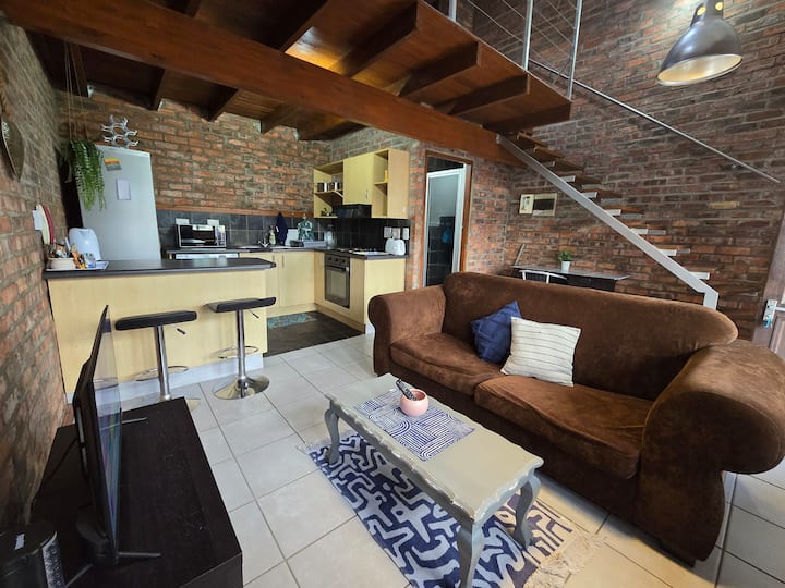 Centrally Located Loft Apartment - Port Elizabeth