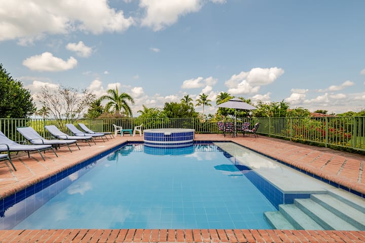 Finca Familiar Cerca Al Parque Del Café Copacabana - Montenegro, Colombia