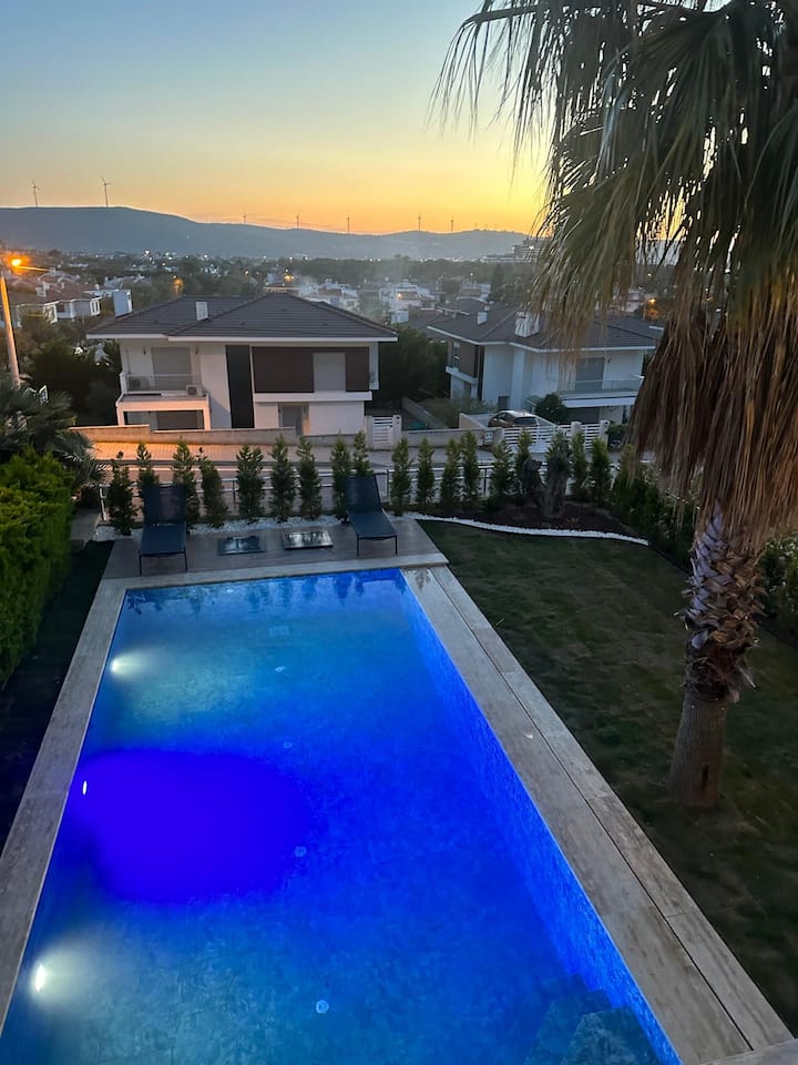 Villa Lupen; ÖZel Havuzlu Lüx Villa - Çeşme