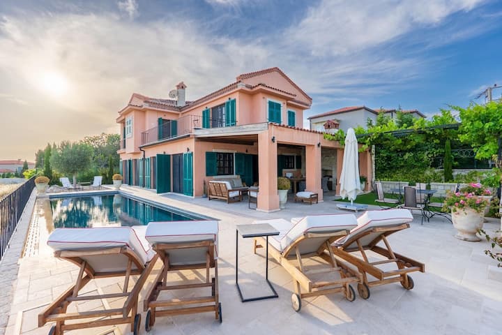 Luxury Mansion With Pool Big Garden - Çeşme