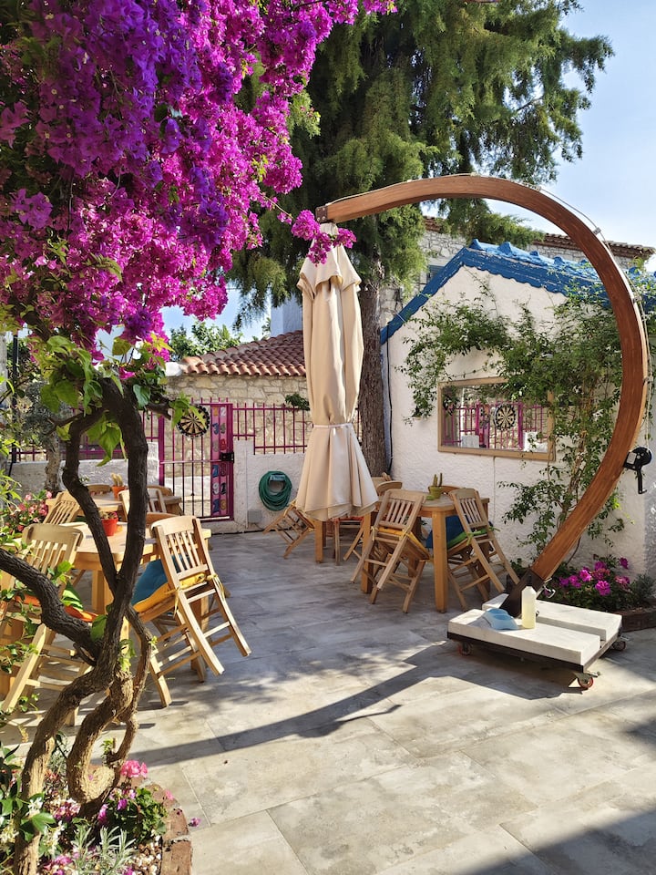 Alaçatı'nın Tam Kalbinde Eski Rum Evinde Sessiz - Alaçatı