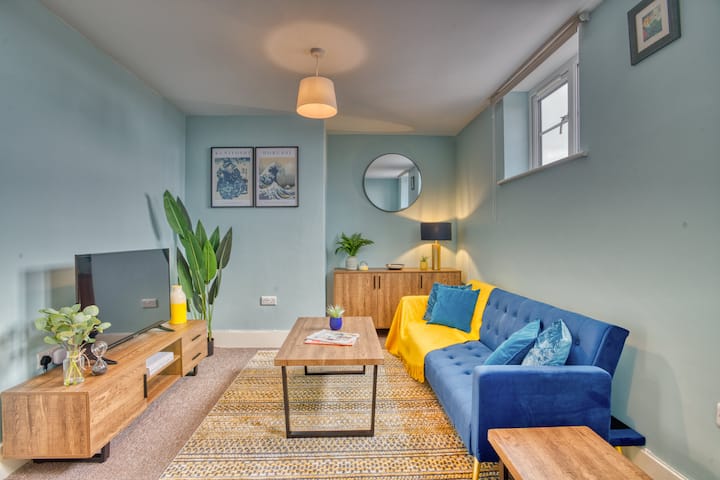 Inviting And Cosy 3 Bed Home | Free Wi-fi - Lincoln