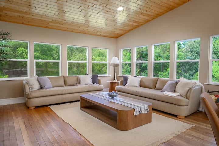 The Cottage At Big Valley Ranch - Governor Dodge State Park, Dodgeville