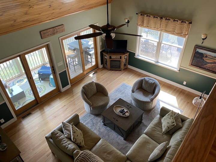 Stony Creek Retreat At Sml - Smith Mountain Lake, VA