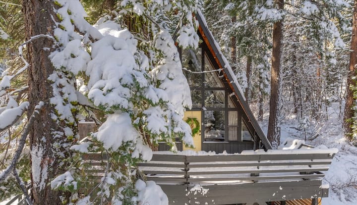 New Tahoe City A-frame |Hottub |Walk To The Lake - Tahoe City, CA