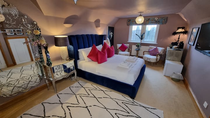 Boutique Shrewsbury Rooms - Deluxe King Suite - Shrewsbury