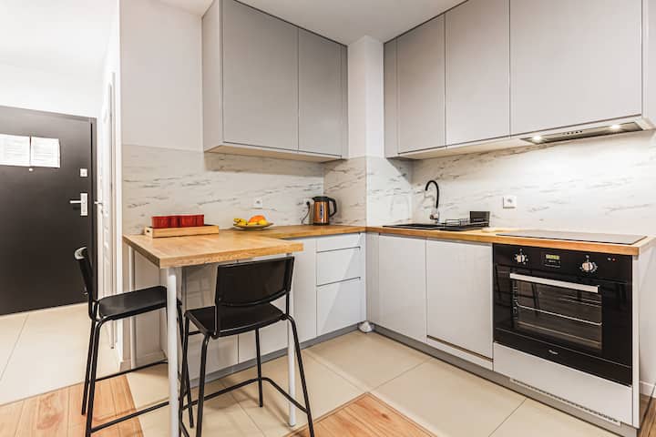 Comfort With A Balcony In The Center - Breslau