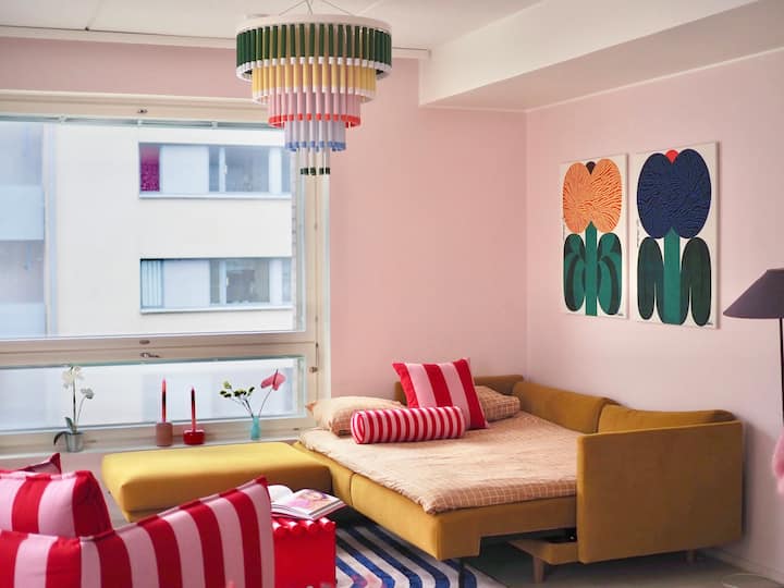 Candy-colored Two-room Condo W/ Sweet Views - 헬싱키