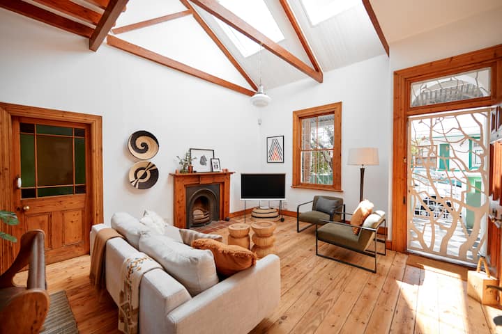 Heritage Home With Mountain View, No Load Shedding - Cape Town