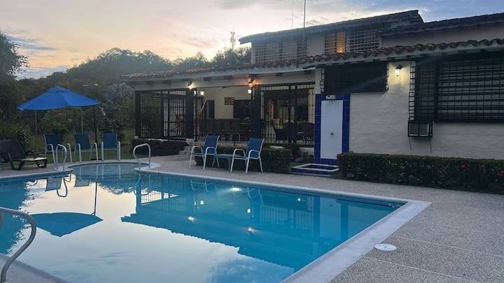 Casa En Melgar Con Piscina - Melgar