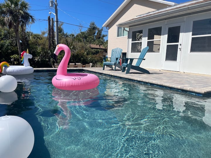 Beachside Bliss: Family-friendly - Englewood, FL