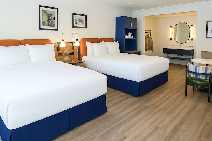 Spacious 2 Bed Boutique Hotel With Pool - Willits, CA