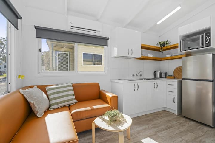 1 Bedroom Cabin - Windsor, Australia