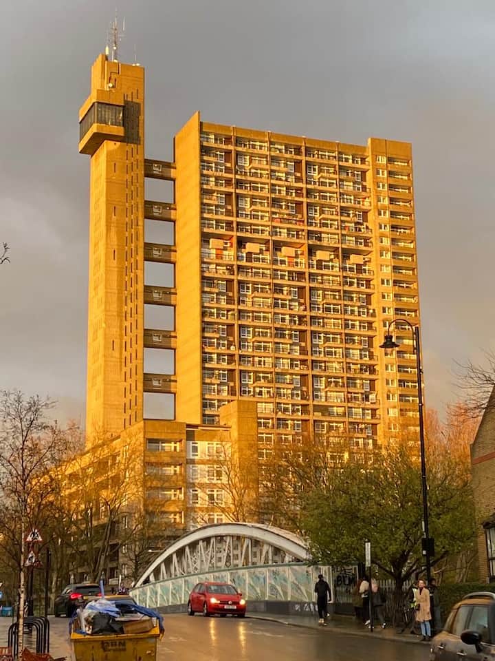 Super Stylish Flat With Views - London