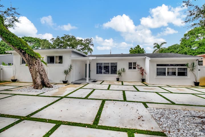 Villa Bethesda - Miami Gardens, FL