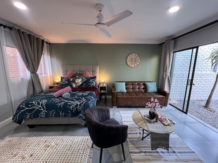 Olive Tree Courtyard Suite - Pretoria